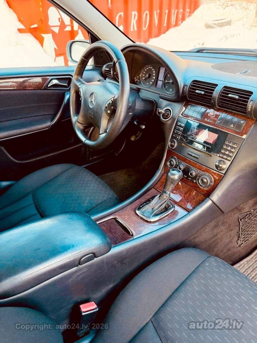 Pelēks Mercedes-Benz C-Class 2005 Tallina, ar dzinēja tilpumu 1.80 L un nobraukumu 441 tūkst. km par 3400 €, foto 10 vietnē AUTOMOTO.COM.LV