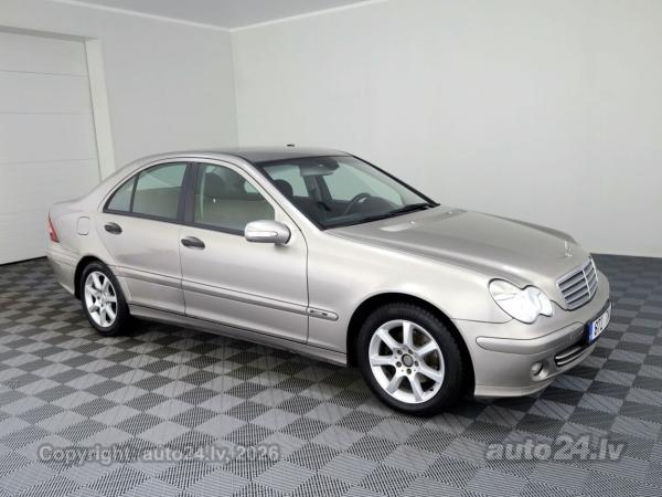 Pelēks Mercedes-Benz C-Class 2005 Tallina, ar dzinēja tilpumu 1.80 L un nobraukumu 305 tūkst. km par 1499 €, foto 1 vietnē AUTOMOTO.COM.LV