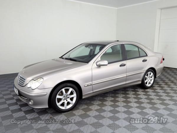 Pelēks Mercedes-Benz C-Class 2005 Tallina, ar dzinēja tilpumu 1.80 L un nobraukumu 305 tūkst. km par 1499 €, foto 2 vietnē AUTOMOTO.COM.LV