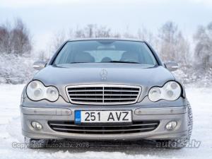 Pelēks Mercedes-Benz C-Class 2006 Tartu, ar dzinēja tilpumu 3.00 L un nobraukumu 255 tūkst. km par 2120 €, foto 2 vietnē AUTOMOTO.COM.LV