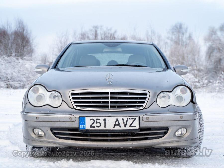 Pelēks Mercedes-Benz C-Class 2006 Tartu, ar dzinēja tilpumu 3.00 L un nobraukumu 255 tūkst. km par 2120 €, foto 2 vietnē AUTOMOTO.COM.LV