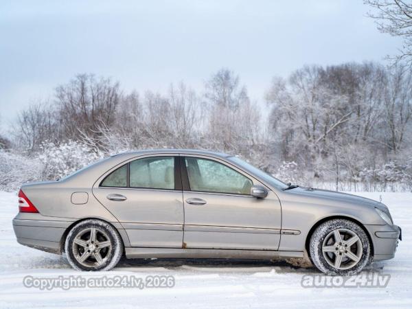 Grey Mercedes-Benz C-Class 2006 in Tartu, with an engine capacity of 3.00 L and mileage of 255 thousand km for 2120 €, photo 3 on AUTOMOTO.COM.LV
