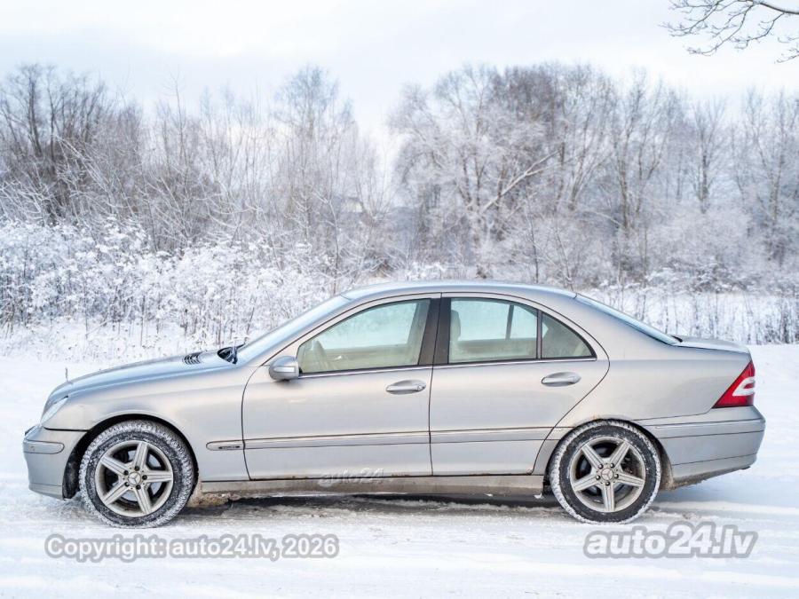 Pelēks Mercedes-Benz C-Class 2006 Tartu, ar dzinēja tilpumu 3.00 L un nobraukumu 255 tūkst. km par 2120 €, foto 4 vietnē AUTOMOTO.COM.LV