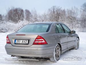 Pelēks Mercedes-Benz C-Class 2006 Tartu, ar dzinēja tilpumu 3.00 L un nobraukumu 255 tūkst. km par 2120 €, foto 5 vietnē AUTOMOTO.COM.LV