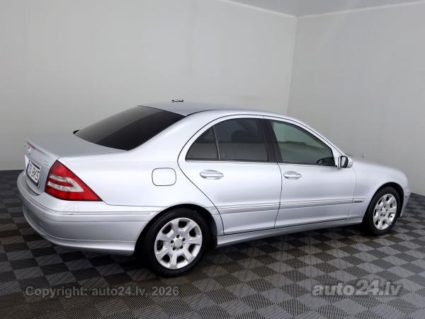 Grey Mercedes-Benz C-Class 2006 in Tallinn, with an engine capacity of 2.10 L and mileage of 398 thousand km for 2199 €, photo 3 on AUTOMOTO.COM.LV