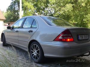 Pelēks Mercedes-Benz C-Class 2006 Tartu, ar dzinēja tilpumu 1.80 L un nobraukumu 248 tūkst. km par 2000 €, foto 3 vietnē AUTOMOTO.COM.LV