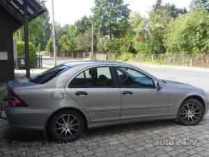 Pelēks Mercedes-Benz C-Class 2006 Tartu, ar dzinēja tilpumu 1.80 L un nobraukumu 248 tūkst. km par 2000 €, foto 4 vietnē AUTOMOTO.COM.LV