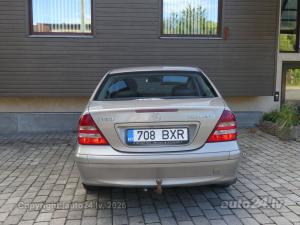 Pelēks Mercedes-Benz C-Class 2006 Tartu, ar dzinēja tilpumu 1.80 L un nobraukumu 248 tūkst. km par 2000 €, foto 5 vietnē AUTOMOTO.COM.LV