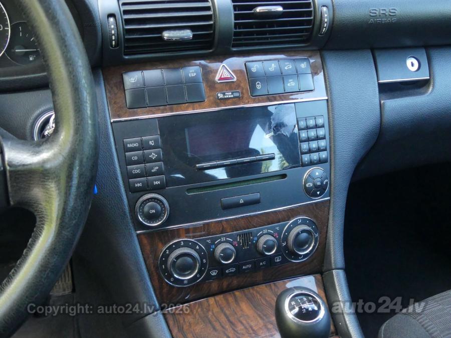 Pelēks Mercedes-Benz C-Class 2006 Tartu, ar dzinēja tilpumu 1.80 L un nobraukumu 248 tūkst. km par 2000 €, foto 7 vietnē AUTOMOTO.COM.LV