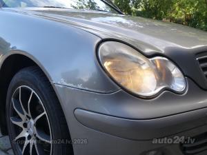 Pelēks Mercedes-Benz C-Class 2006 Tartu, ar dzinēja tilpumu 1.80 L un nobraukumu 248 tūkst. km par 2000 €, foto 13 vietnē AUTOMOTO.COM.LV