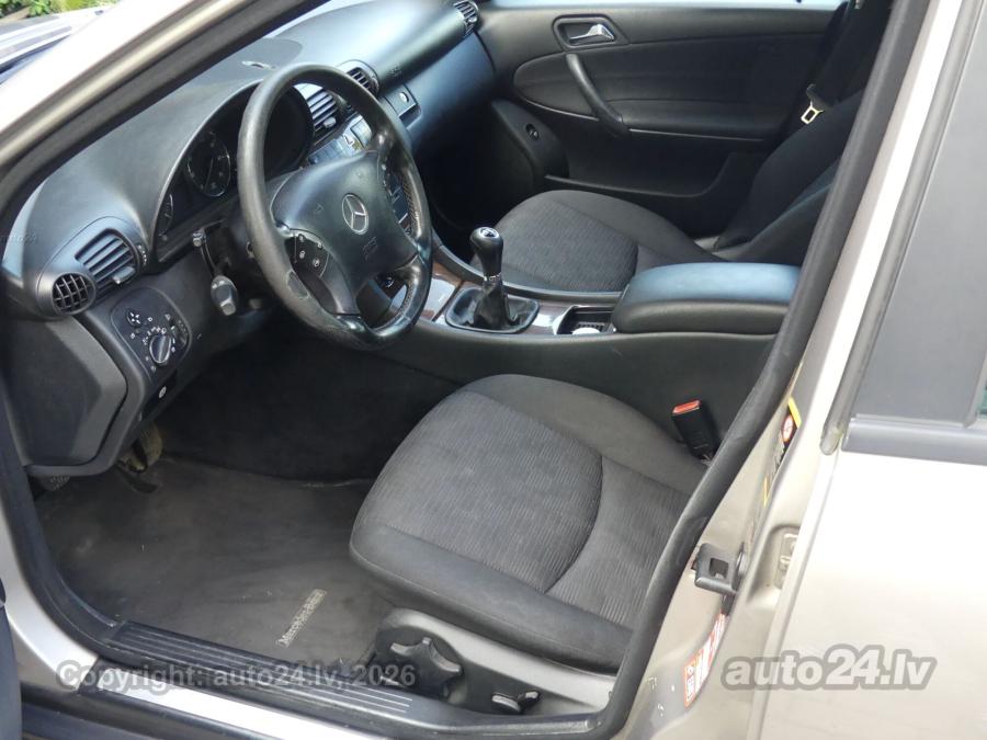 Pelēks Mercedes-Benz C-Class 2006 Tartu, ar dzinēja tilpumu 1.80 L un nobraukumu 248 tūkst. km par 2000 €, foto 15 vietnē AUTOMOTO.COM.LV