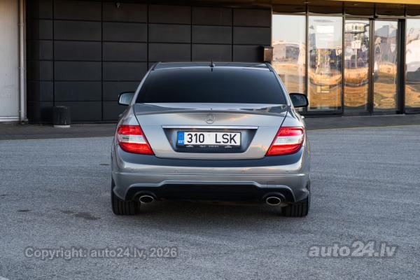 Pelēks Mercedes-Benz C-Class 2007 Tartu, ar dzinēja tilpumu 2.10 L un nobraukumu 320 tūkst. km par 6999 €, foto 7 vietnē AUTOMOTO.COM.LV