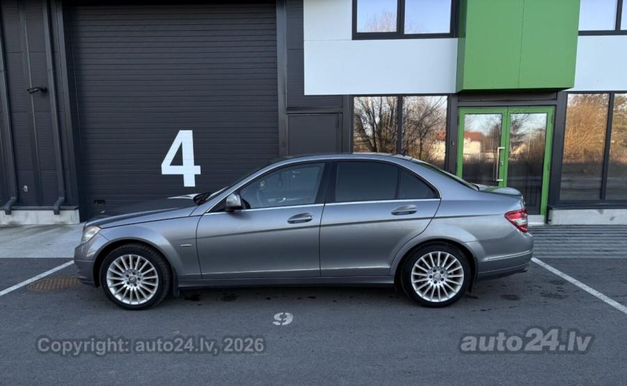 Pelēks Mercedes-Benz C-Class 2008 Tallina, ar dzinēja tilpumu 1.80 L un nobraukumu 297 tūkst. km par 5500 €, foto 2 vietnē AUTOMOTO.COM.LV