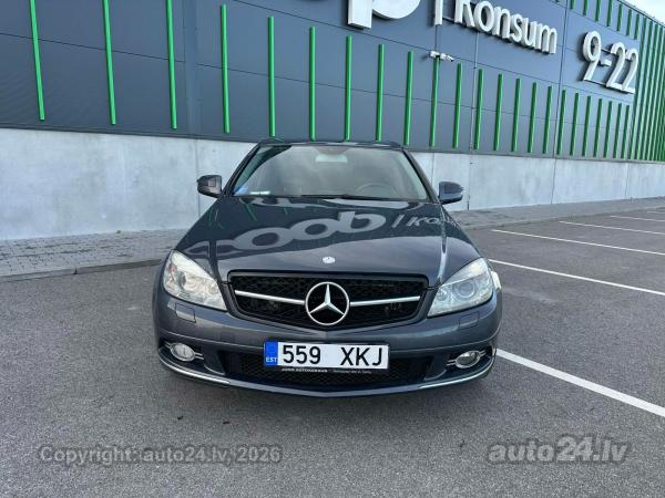 Pelēks Mercedes-Benz C-Class 2008 Tallina, ar dzinēja tilpumu 3.00 L un nobraukumu 307 tūkst. km par 6200 €, foto 1 vietnē AUTOMOTO.COM.LV