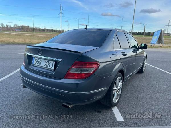 Pelēks Mercedes-Benz C-Class 2008 Tallina, ar dzinēja tilpumu 3.00 L un nobraukumu 307 tūkst. km par 6200 €, foto 4 vietnē AUTOMOTO.COM.LV