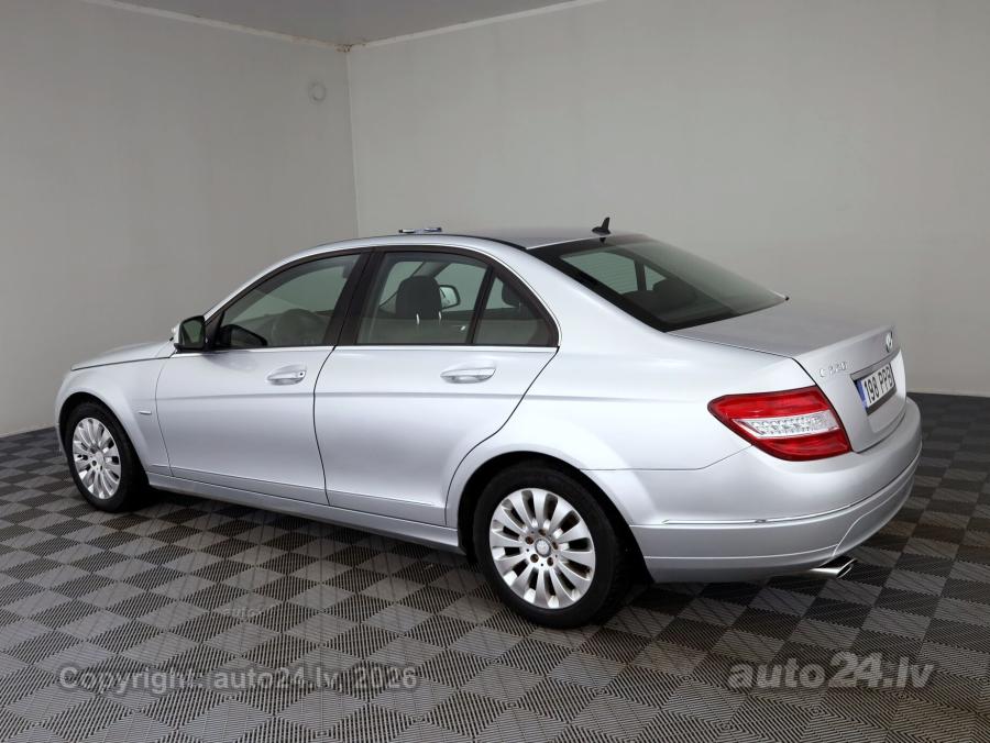 Pelēks Mercedes-Benz C-Class 2008 Tallina, ar dzinēja tilpumu 2.10 L un nobraukumu 311 tūkst. km par 2999 €, foto 5 vietnē AUTOMOTO.COM.LV
