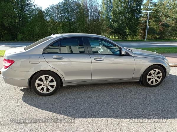 Pelēks Mercedes-Benz C-Class 2008 Pērnava, ar dzinēja tilpumu 2.10 L un nobraukumu 146 tūkst. km par 6900 €, foto 1 vietnē AUTOMOTO.COM.LV