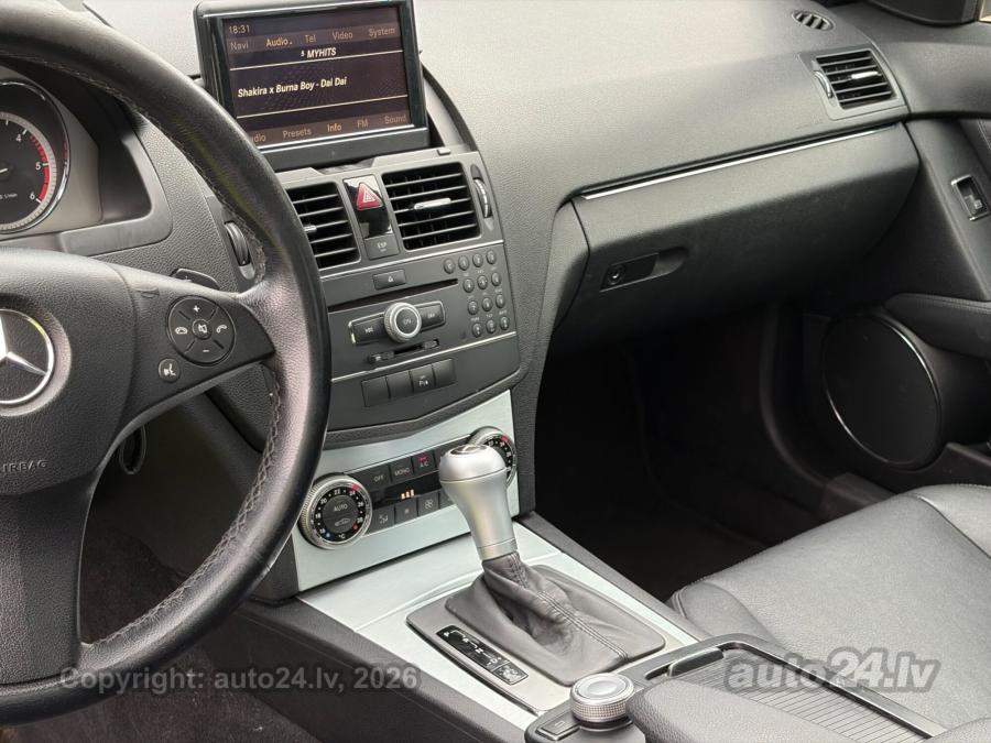 Pelēks Mercedes-Benz C-Class 2008 Paide, ar dzinēja tilpumu 2.10 L un nobraukumu 301 tūkst. km par 6000 €, foto 19 vietnē AUTOMOTO.COM.LV