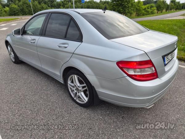 Grey Mercedes-Benz C-Class 2008 in Tartu, with an engine capacity of 1.80 L and mileage of 205 thousand km for 6999 €, photo 3 on AUTOMOTO.COM.LV