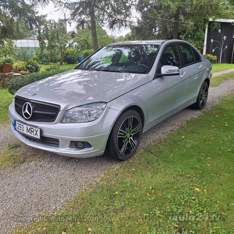 Pelēks Mercedes-Benz C-Class 2009 Rapla, ar dzinēja tilpumu 2.10 L un nobraukumu 274 tūkst. km par 5600 €, foto 3 vietnē AUTOMOTO.COM.LV