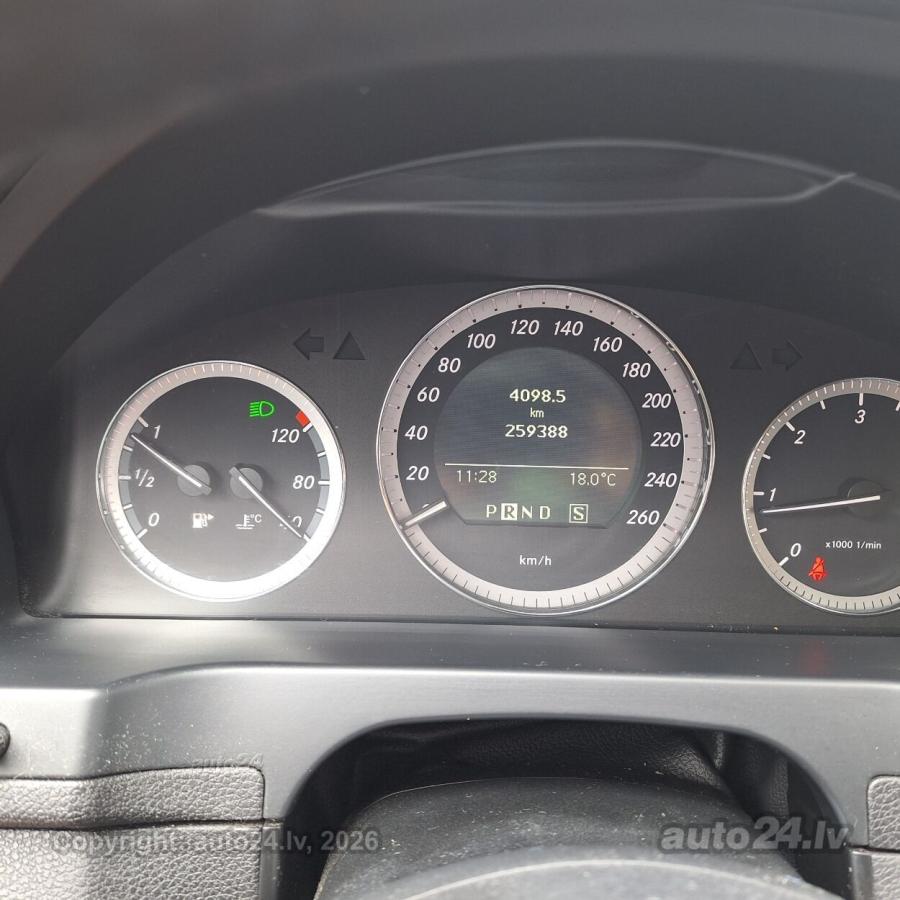 Pelēks Mercedes-Benz C-Class 2009 Rapla, ar dzinēja tilpumu 2.10 L un nobraukumu 274 tūkst. km par 5600 €, foto 8 vietnē AUTOMOTO.COM.LV