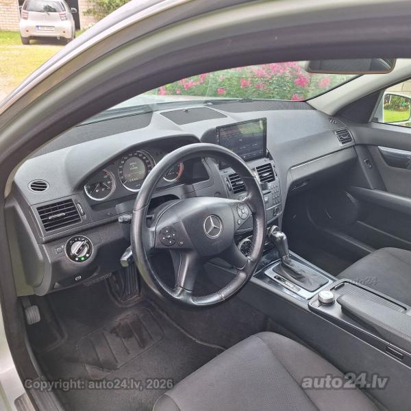 Pelēks Mercedes-Benz C-Class 2009 Rapla, ar dzinēja tilpumu 2.10 L un nobraukumu 274 tūkst. km par 5600 €, foto 8 vietnē AUTOMOTO.COM.LV