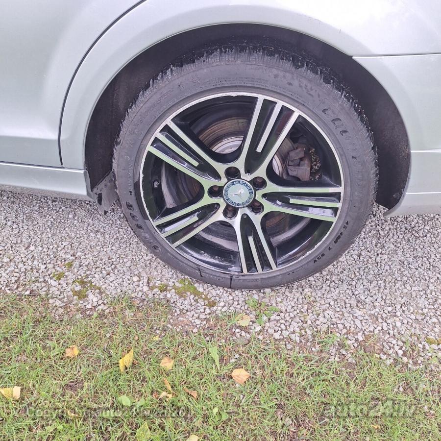 Pelēks Mercedes-Benz C-Class 2009 Rapla, ar dzinēja tilpumu 2.10 L un nobraukumu 274 tūkst. km par 5600 €, foto 12 vietnē AUTOMOTO.COM.LV