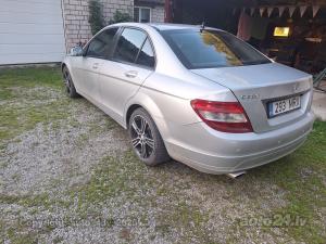 Pelēks Mercedes-Benz C-Class 2009 Rapla, ar dzinēja tilpumu 2.10 L un nobraukumu 274 tūkst. km par 5600 €, foto 13 vietnē AUTOMOTO.COM.LV