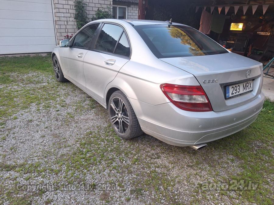 Pelēks Mercedes-Benz C-Class 2009 Rapla, ar dzinēja tilpumu 2.10 L un nobraukumu 274 tūkst. km par 5600 €, foto 13 vietnē AUTOMOTO.COM.LV