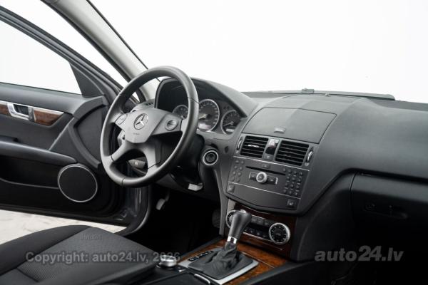 Grey Mercedes-Benz C-Class 2010 in Tallinn, with an engine capacity of 1.60 L and mileage of 180 thousand km for 5999 €, photo 11 on AUTOMOTO.COM.LV