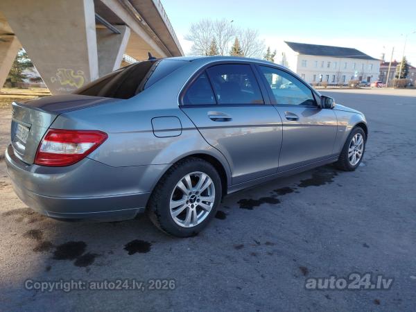 Pelēks Mercedes-Benz C-Class 2010 Jehvi, ar dzinēja tilpumu 1.80 L un nobraukumu 229 tūkst. km par 4990 €, foto 3 vietnē AUTOMOTO.COM.LV