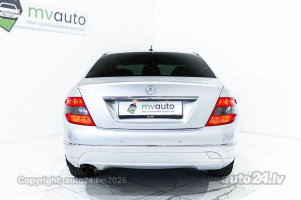 Pelēks Mercedes-Benz C-Class 2010 Tallina, ar dzinēja tilpumu 1.80 L un nobraukumu 146 tūkst. km par 5990 €, foto 7 vietnē AUTOMOTO.COM.LV
