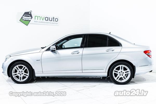 Pelēks Mercedes-Benz C-Class 2010 Tallina, ar dzinēja tilpumu 1.80 L un nobraukumu 146 tūkst. km par 5990 €, foto 9 vietnē AUTOMOTO.COM.LV