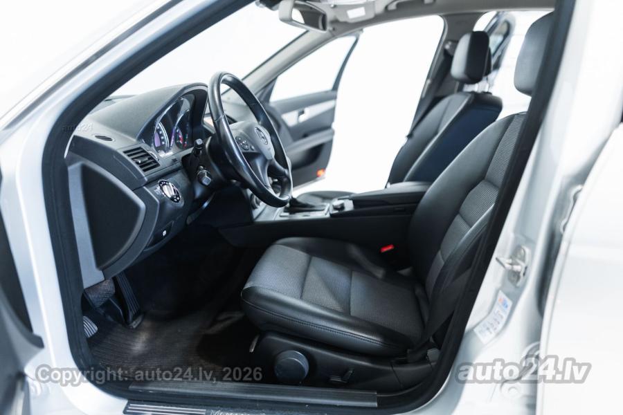 Grey Mercedes-Benz C-Class 2010 in Tallinn, with an engine capacity of 1.80 L and mileage of 146 thousand km for 5990 €, photo 14 on AUTOMOTO.COM.LV