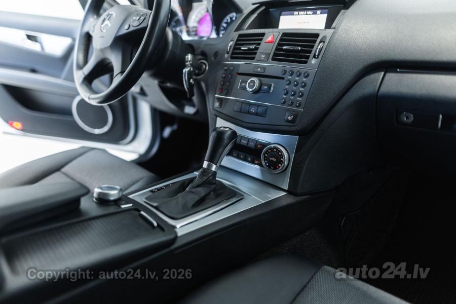 Grey Mercedes-Benz C-Class 2010 in Tallinn, with an engine capacity of 1.80 L and mileage of 146 thousand km for 5990 €, photo 23 on AUTOMOTO.COM.LV
