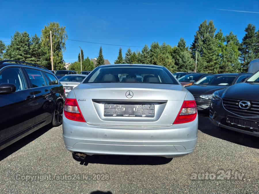 Pelēks Mercedes-Benz C-Class 2010 Tartu, ar dzinēja tilpumu 2.00 L un nobraukumu 184 tūkst. km par 6290 €, foto 8 vietnē AUTOMOTO.COM.LV