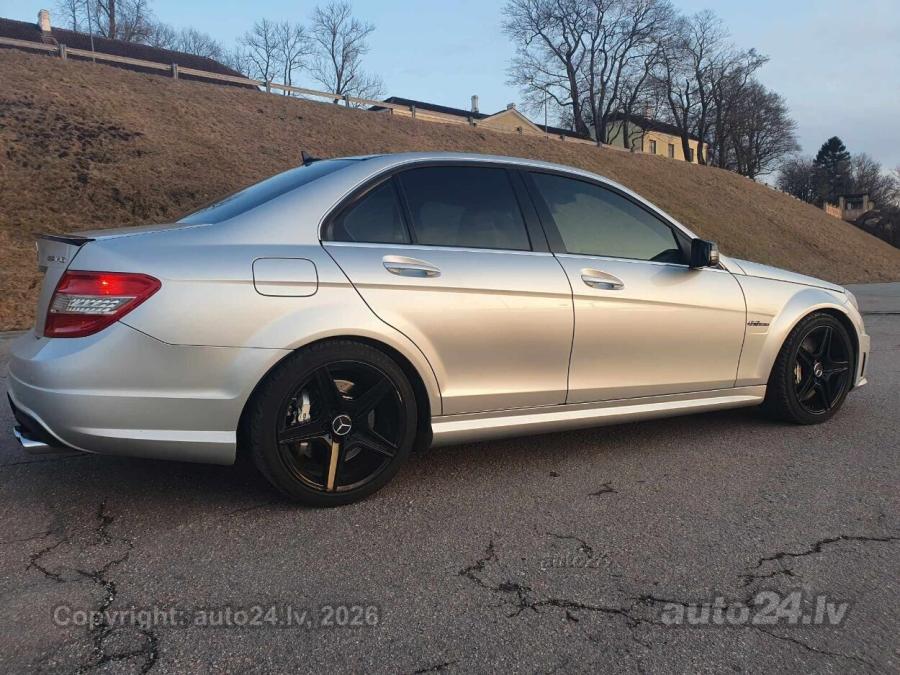 Pelēks Mercedes-Benz C-Class 2011 Tallina, ar dzinēja tilpumu 6.20 L un nobraukumu 196 tūkst. km par 22900 €, foto 3 vietnē AUTOMOTO.COM.LV