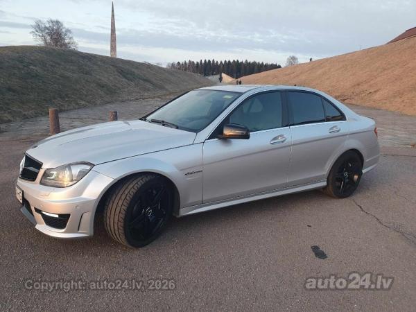 Grey Mercedes-Benz C-Class 2011 in Tallinn, with an engine capacity of 6.20 L and mileage of 196 thousand km for 22900 €, photo 6 on AUTOMOTO.COM.LV