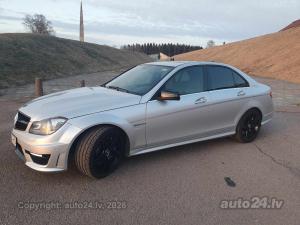 Pelēks Mercedes-Benz C-Class 2011 Tallina, ar dzinēja tilpumu 6.20 L un nobraukumu 196 tūkst. km par 22900 €, foto 7 vietnē AUTOMOTO.COM.LV