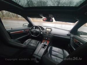Pelēks Mercedes-Benz C-Class 2011 Tallina, ar dzinēja tilpumu 6.20 L un nobraukumu 196 tūkst. km par 22900 €, foto 13 vietnē AUTOMOTO.COM.LV