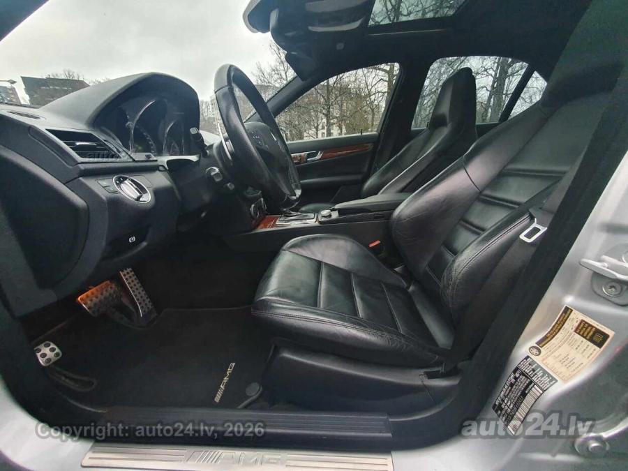 Pelēks Mercedes-Benz C-Class 2011 Tallina, ar dzinēja tilpumu 6.20 L un nobraukumu 196 tūkst. km par 22900 €, foto 14 vietnē AUTOMOTO.COM.LV