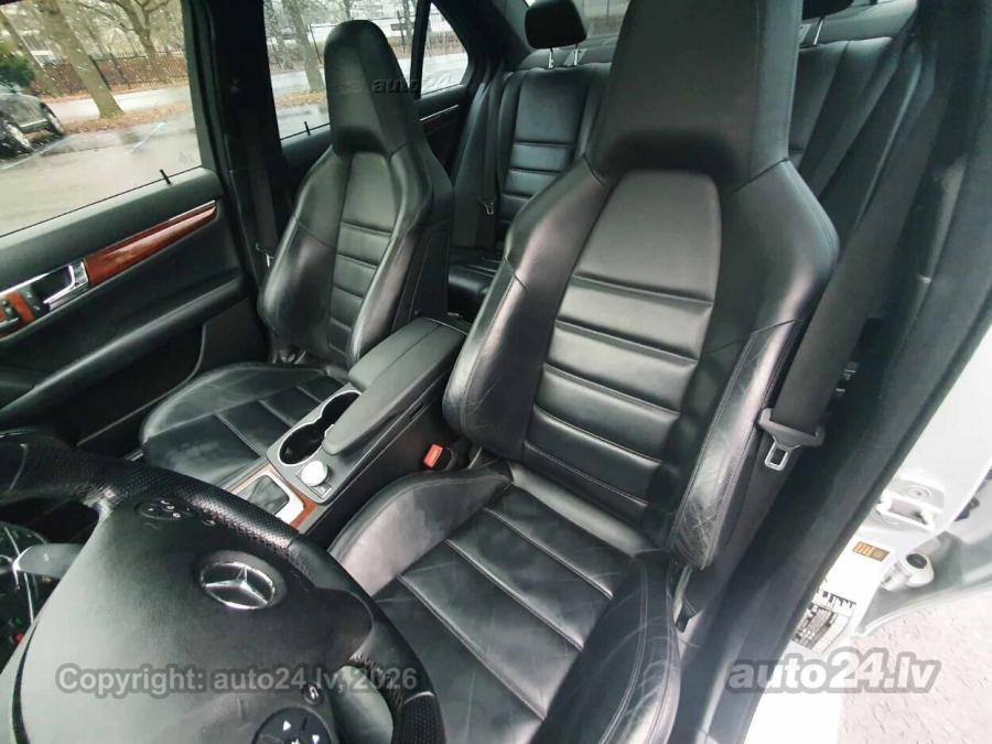 Pelēks Mercedes-Benz C-Class 2011 Tallina, ar dzinēja tilpumu 6.20 L un nobraukumu 196 tūkst. km par 22900 €, foto 15 vietnē AUTOMOTO.COM.LV