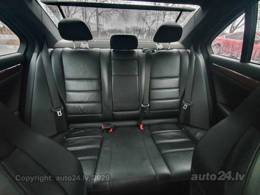 Pelēks Mercedes-Benz C-Class 2011 Tallina, ar dzinēja tilpumu 6.20 L un nobraukumu 196 tūkst. km par 22900 €, foto 16 vietnē AUTOMOTO.COM.LV