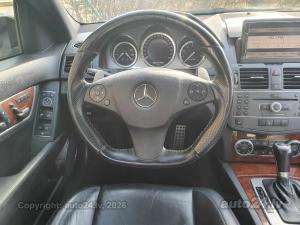 Pelēks Mercedes-Benz C-Class 2011 Tallina, ar dzinēja tilpumu 6.20 L un nobraukumu 196 tūkst. km par 22900 €, foto 18 vietnē AUTOMOTO.COM.LV