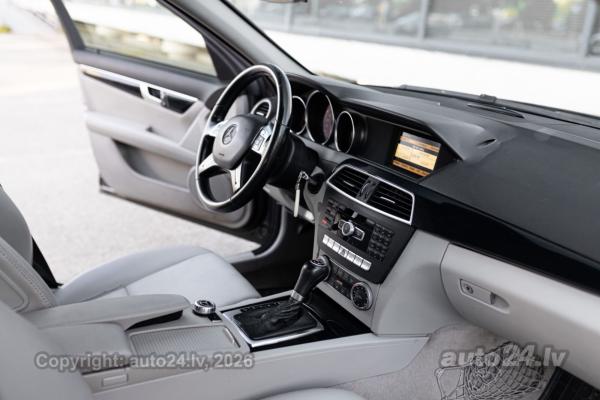 Grey Mercedes-Benz C-Class 2012 in Tallinn, with an engine capacity of 2.10 L and mileage of 335 thousand km for 5999 €, photo 9 on AUTOMOTO.COM.LV