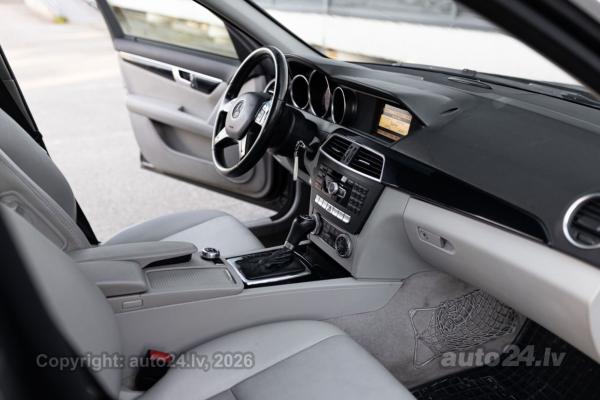 Grey Mercedes-Benz C-Class 2012 in Tallinn, with an engine capacity of 2.10 L and mileage of 335 thousand km for 5999 €, photo 10 on AUTOMOTO.COM.LV
