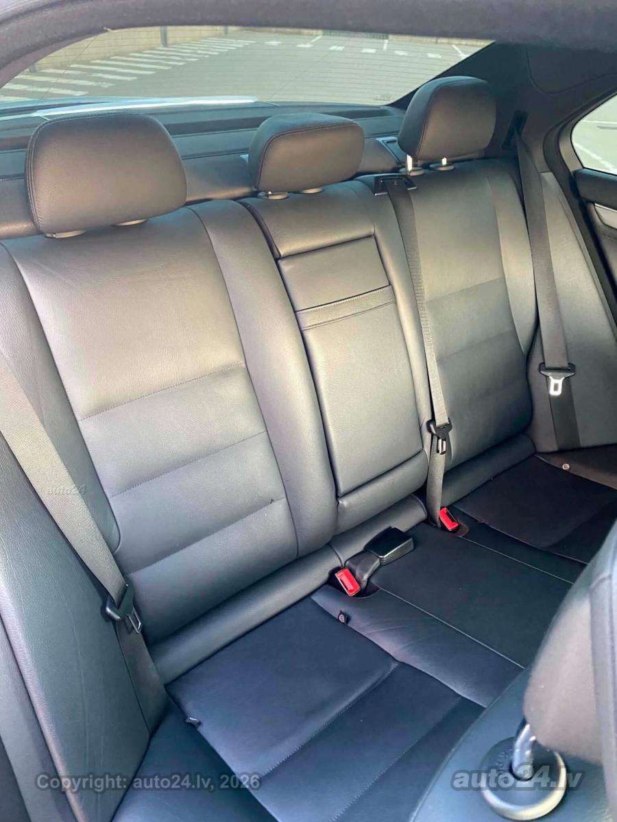 Pelēks Mercedes-Benz C-Class 2013 Tallina, ar dzinēja tilpumu 3.00 L un nobraukumu 183 tūkst. km par 15900 €, foto 9 vietnē AUTOMOTO.COM.LV