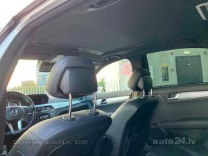 Pelēks Mercedes-Benz C-Class 2013 Tallina, ar dzinēja tilpumu 3.00 L un nobraukumu 183 tūkst. km par 15900 €, foto 10 vietnē AUTOMOTO.COM.LV
