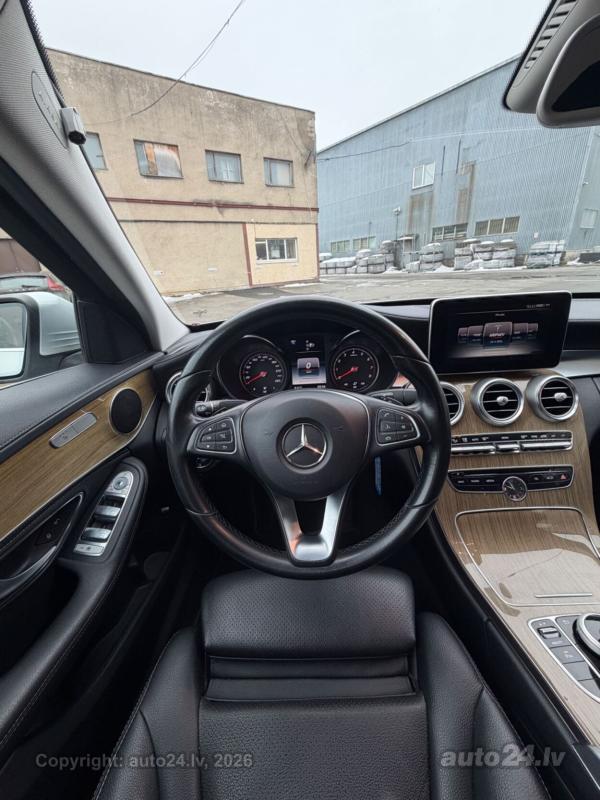 Grey Mercedes-Benz C-Class 2014 in Tallinn, with an engine capacity of 1.60 L and mileage of 145 thousand km for 13999 €, photo 11 on AUTOMOTO.COM.LV