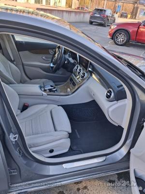 Pelēks Mercedes-Benz C-Class 2014 Tallina, ar dzinēja tilpumu 2.00 L un nobraukumu 165 tūkst. km par 14990 €, foto 6 vietnē AUTOMOTO.COM.LV